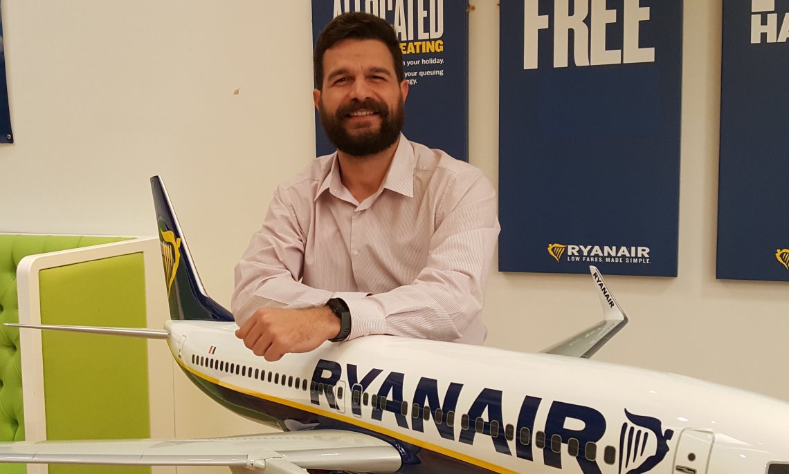 Η Ryanair Διοριζει Τον Νικολα Λαρδη Sales & Marketing Manager ...
