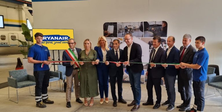 RYANAIR INVESTE 10 MILIONI DI EURO NELLA AIRCRAFT ENGINEERING ACADEMY ...