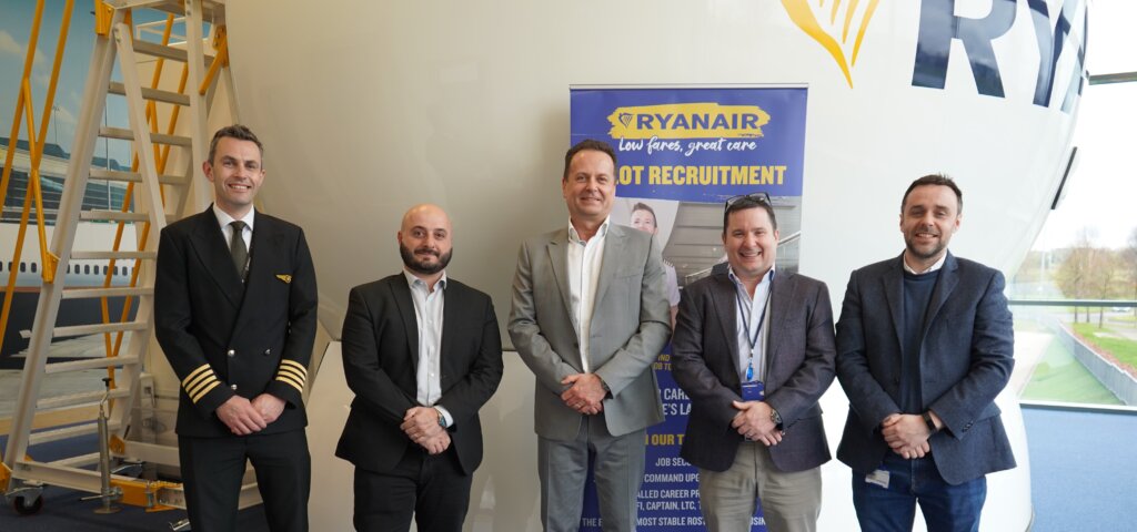 RYANAIR URUCHAMIA NOWY PROGRAM FUTURE FLYER ACADEMY DLA ASPIRUJĄCYCH ...
